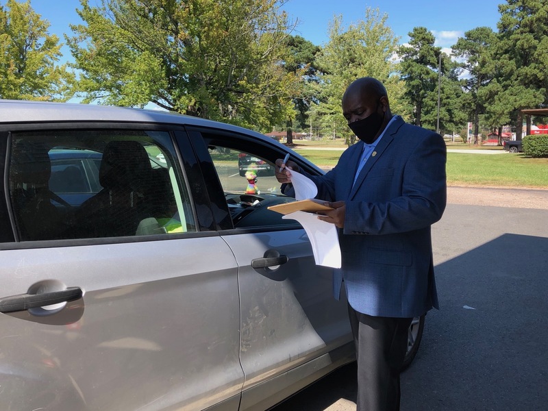 BHE offers drive-through Open House | Beryl Henry Elementary